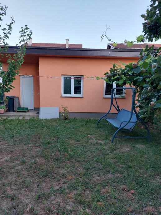 Kuća, Zagreb (Ivanja Reka), 428.00 m2 (prodaja) - EFRON NEKRETNINE